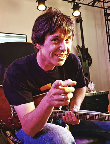 GuitAREA 51 - TOP SECRET GUITAR LABORATORY